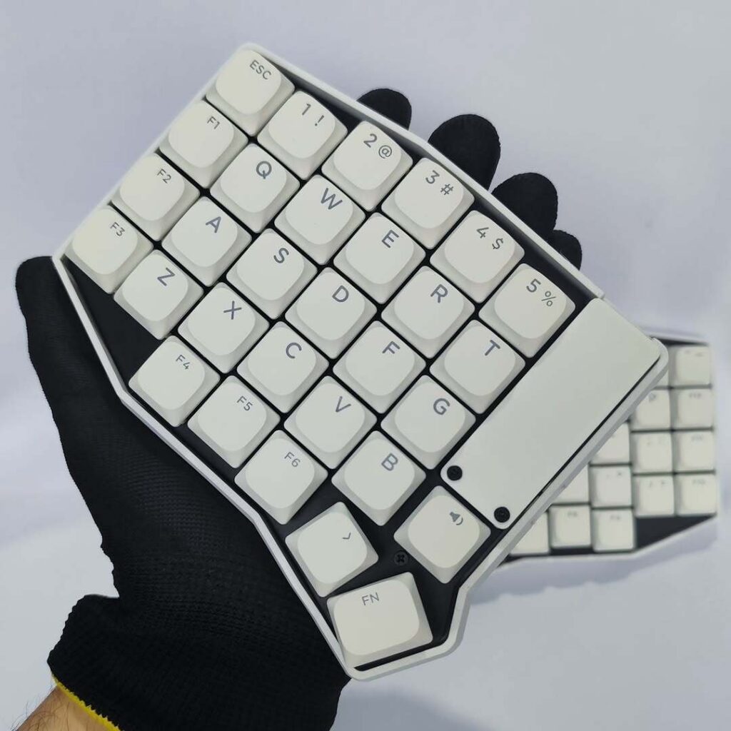 Teclado ergonômico dividido do Brasil - Tergo Teclados